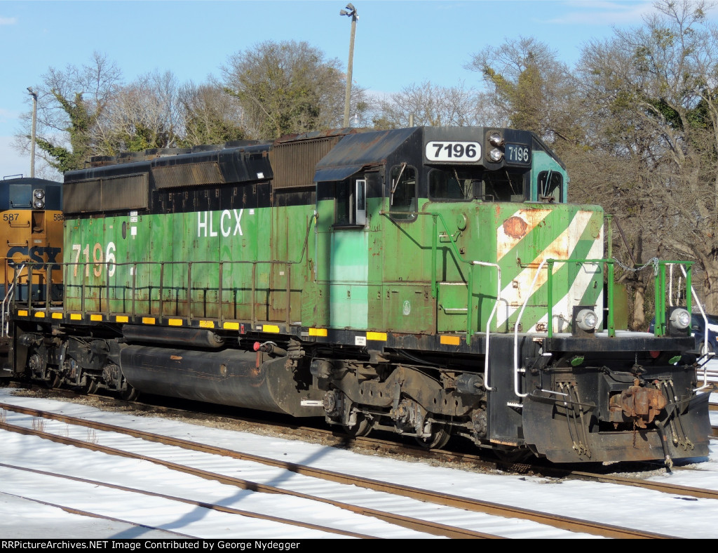 HLCX 7196 / SD40-2 @ the CSX yard.